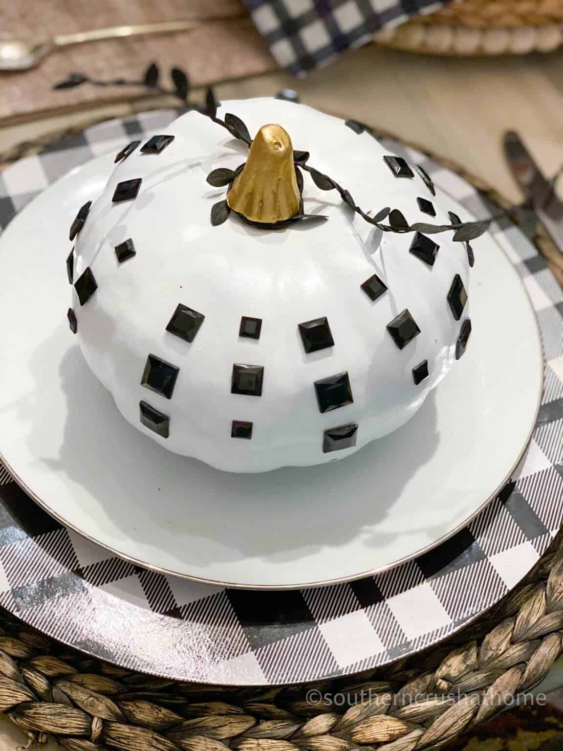 DIY Dollar Tree Black and White Pumpkins