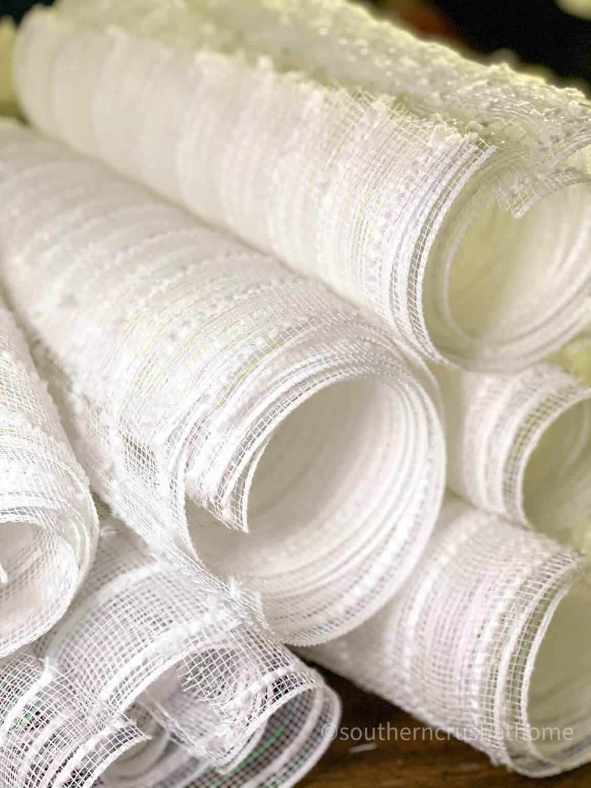 How to Make an Easy Deco Mesh Wreath using a Kit