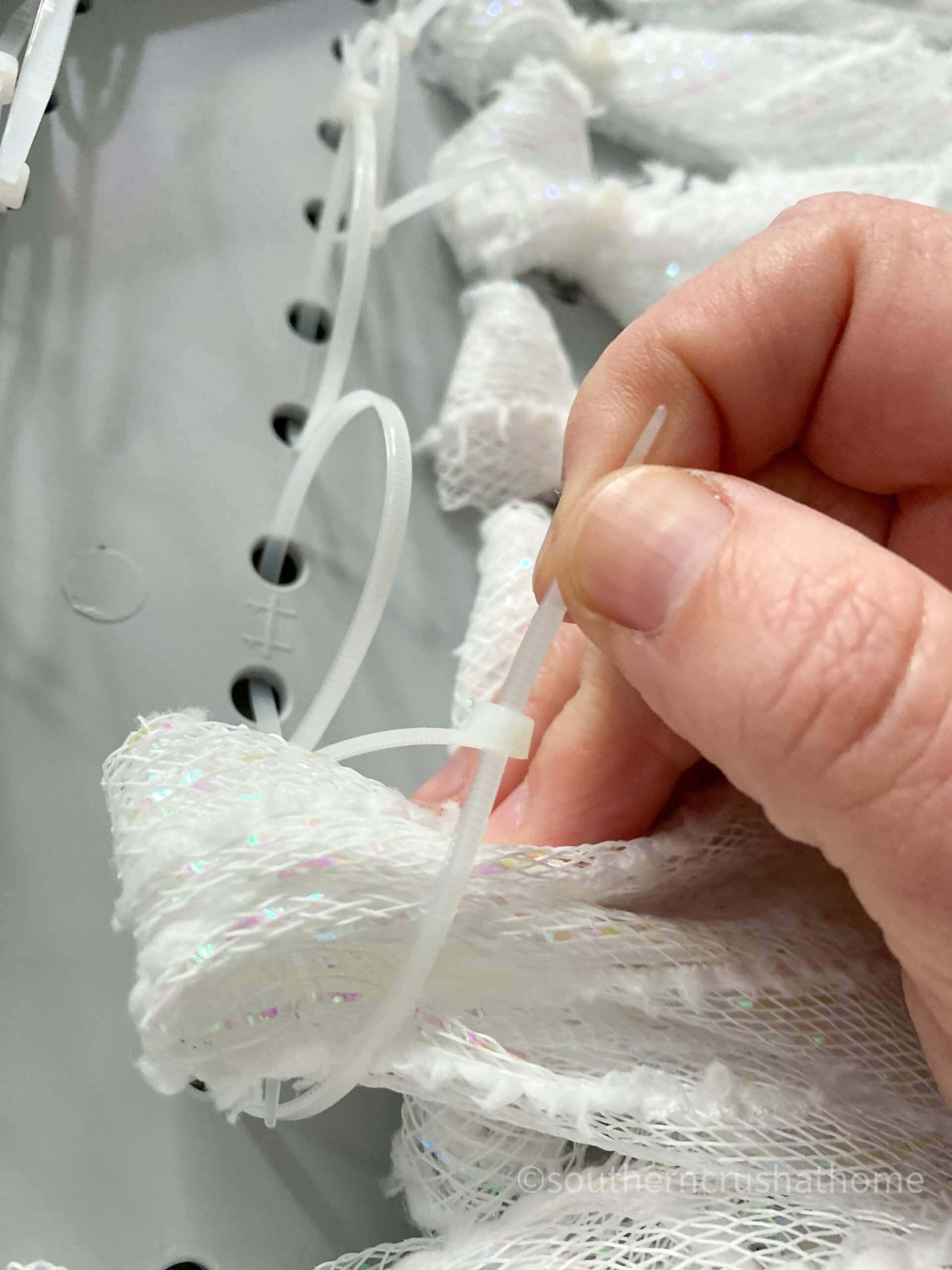 How to Make an Easy Deco Mesh Wreath using a Kit