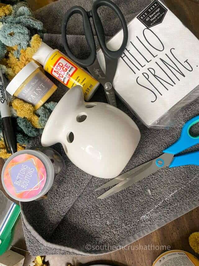 Cute Bumblebee DIY Using Loopy Yarn