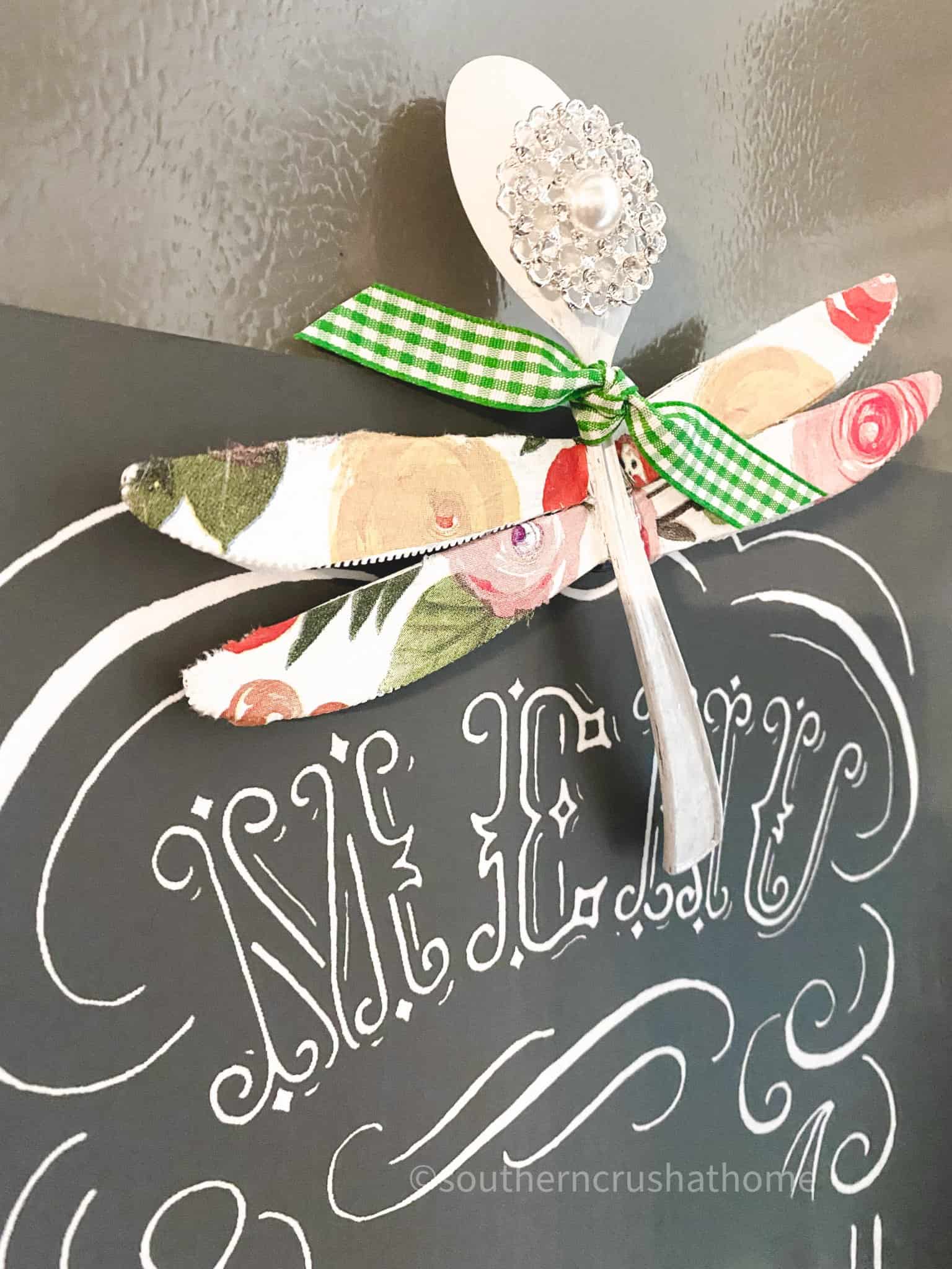 Dragonfly Craft Idea (Using Dollar Tree Plastic Spoons)