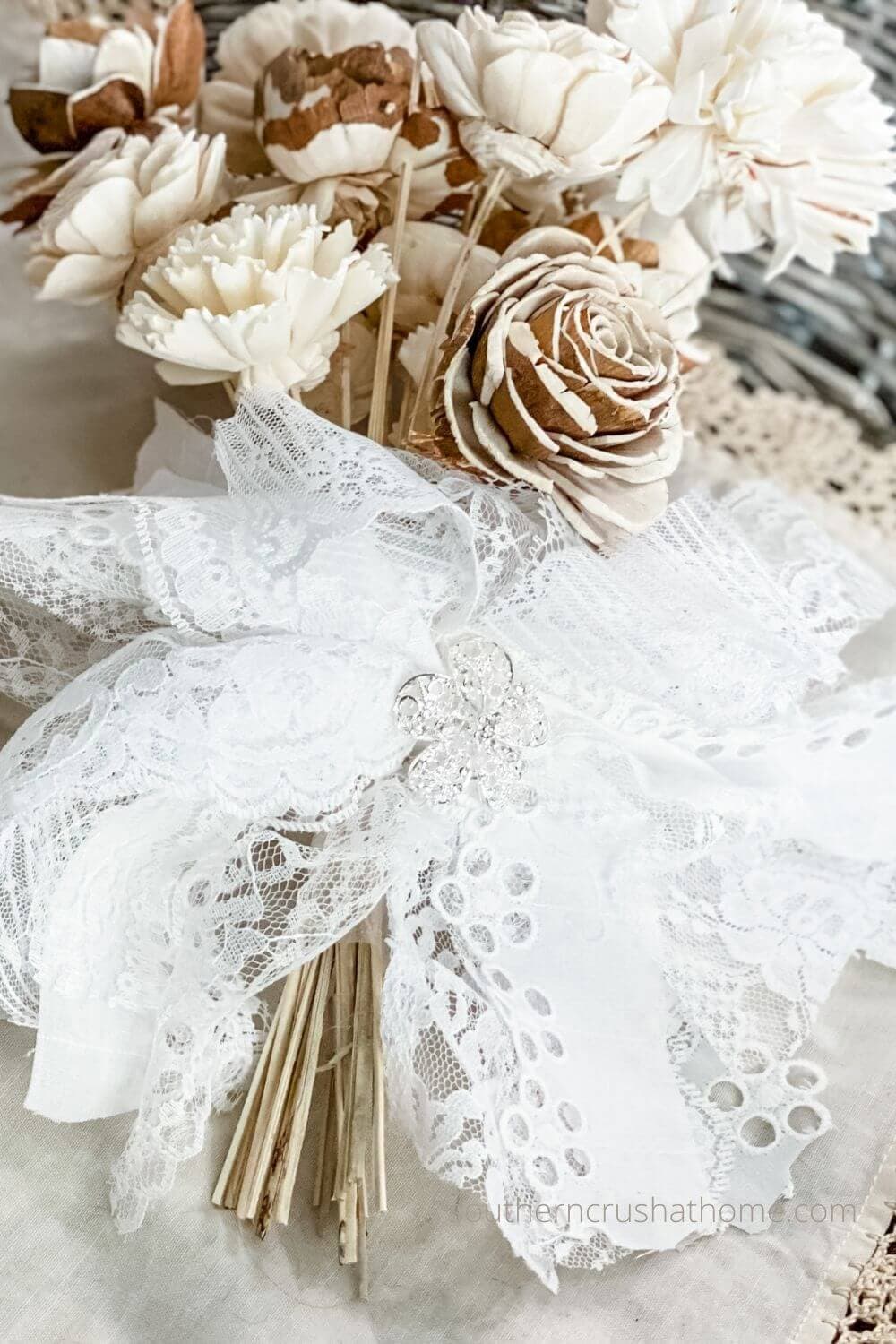 5 Minute No Sew Lace Messy Bow - Southern Crush at Home