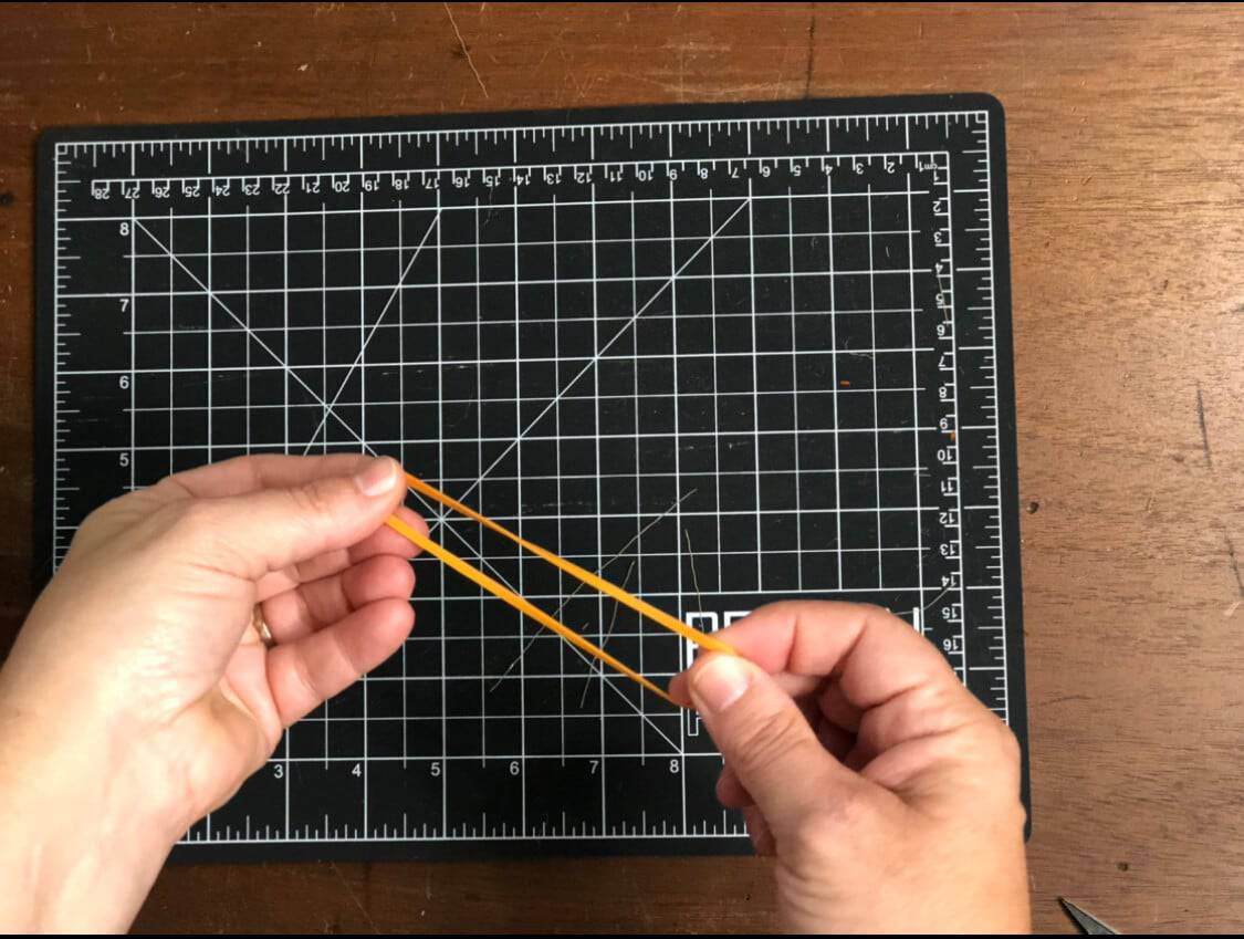 How to Make an Easy Mesh Bow (for a Wreath) - Southern Crush at Home