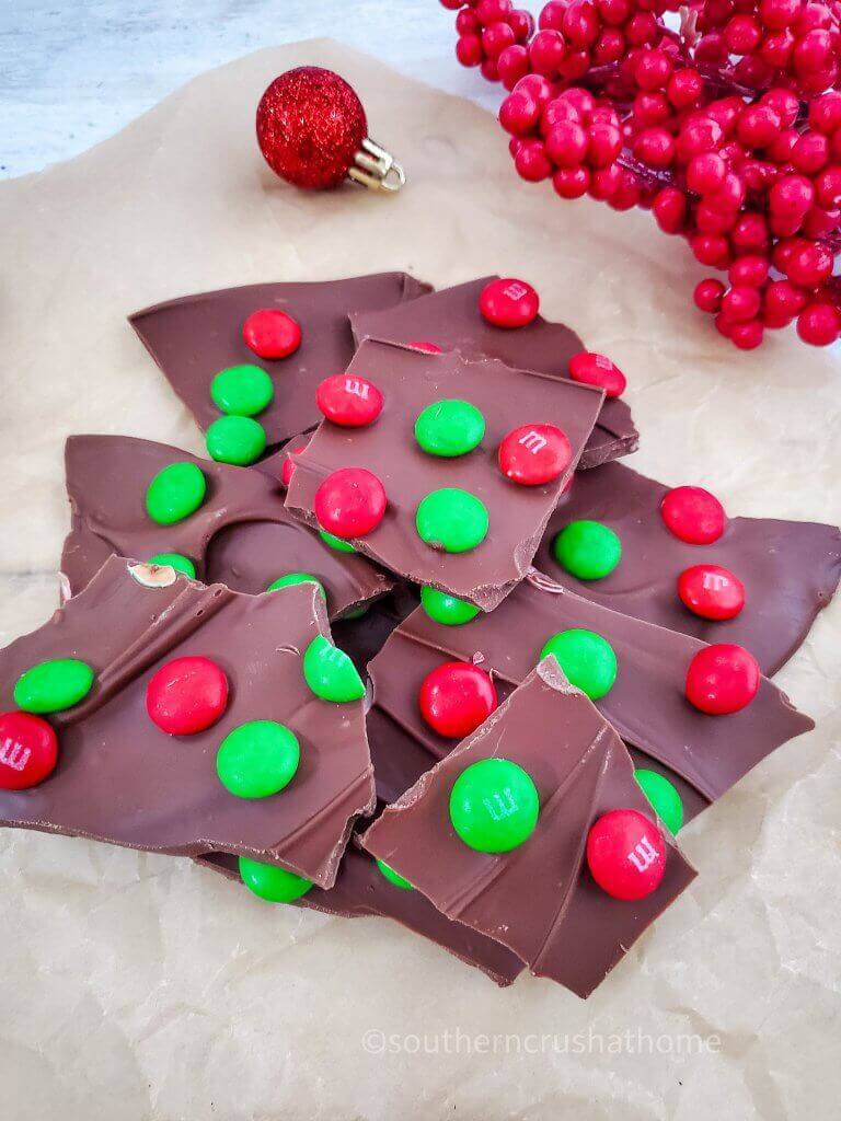 How to Make M&M’s Holiday Chocolate Bark - Southern Crush at Home