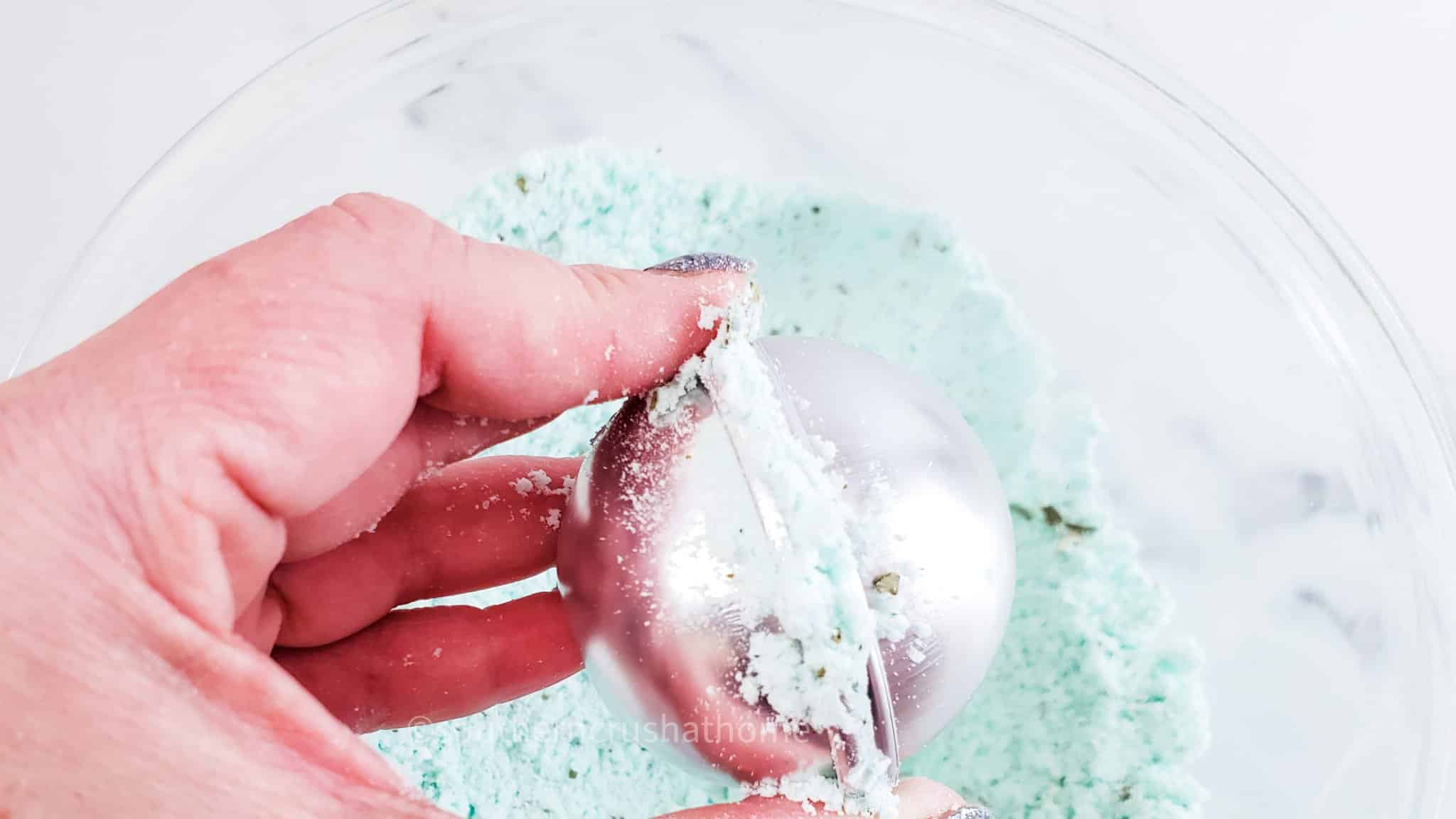 DIY Bath Bombs - Homemade Easy Step-by-Step Tutorial - Southern Crush ...