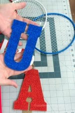 Easy Patriotic Summer Wreath (using Dollar Tree Badminton Rackets)