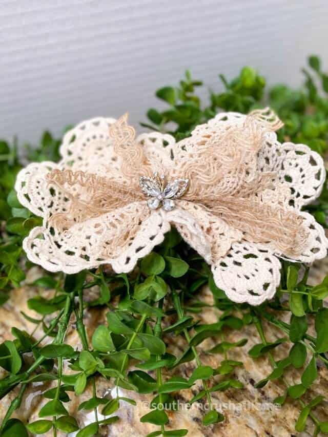 How to Make an Easy Bow Using a Doily +5 Doily Craft Ideas