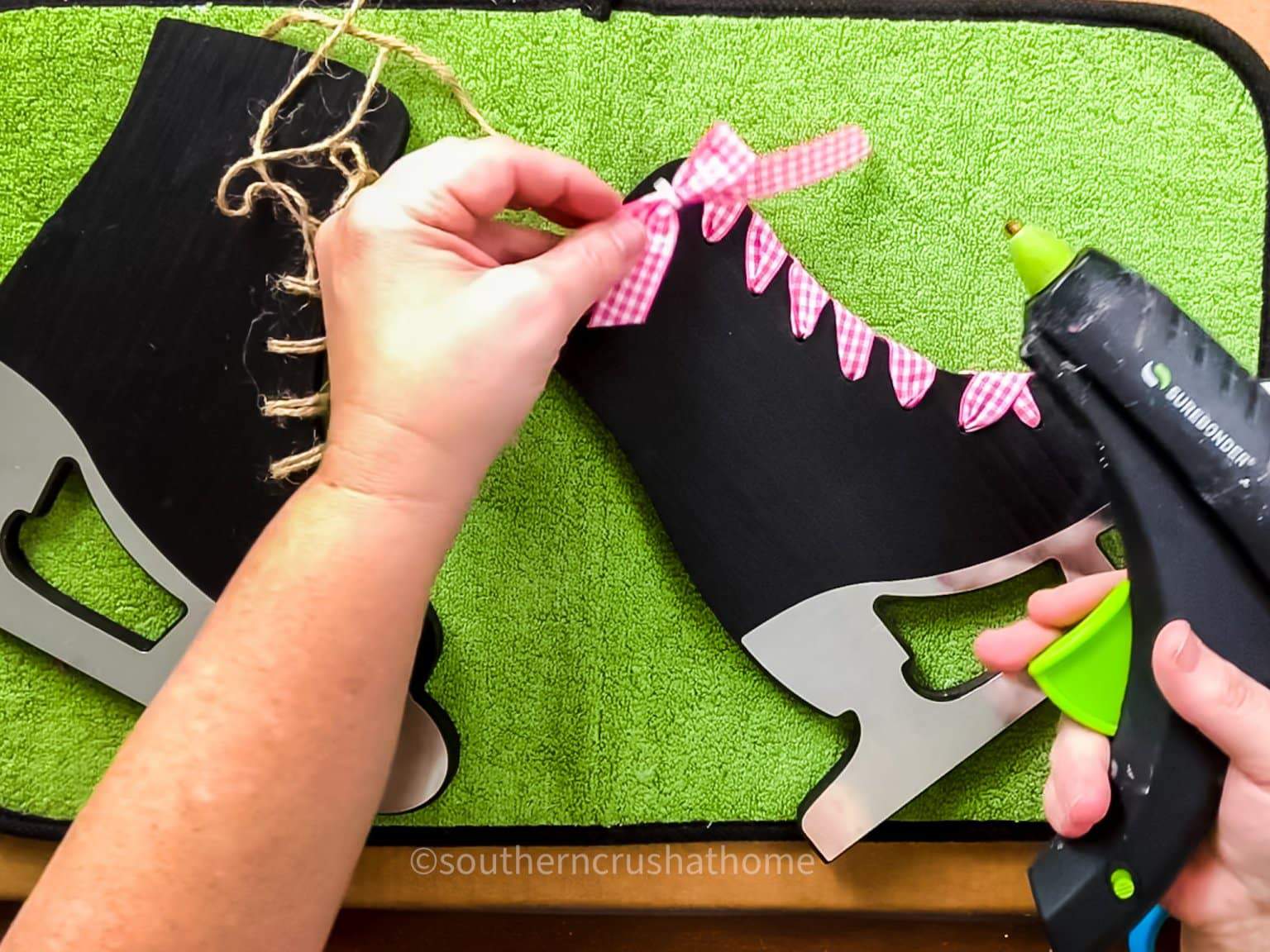 Front Porch Decor: How to Make a Pink Vintage Sled