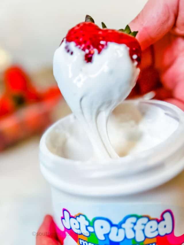 Mexican Flag Strawberries: An Easy Mexican Fiesta Dessert