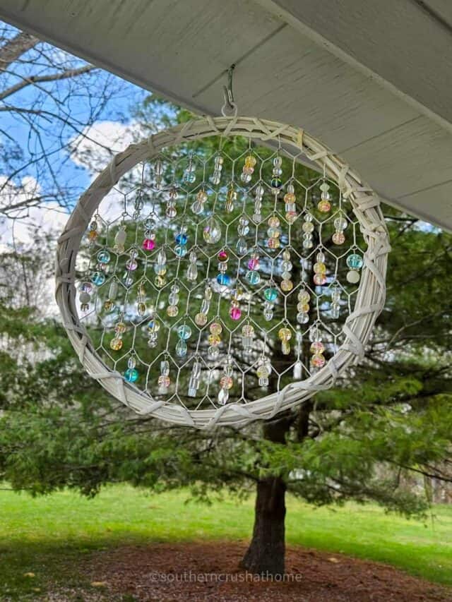 How to Make a Chicken Wire Sun Catcher + 33 Sun Catcher Ideas