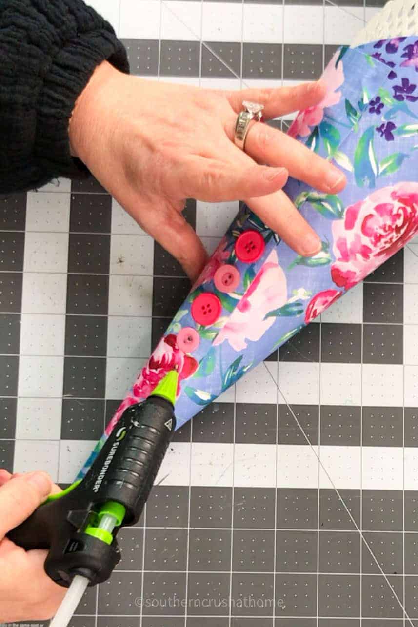 How to Make a DIY May Day Nosegay Bouquet - Southern Crush at Home