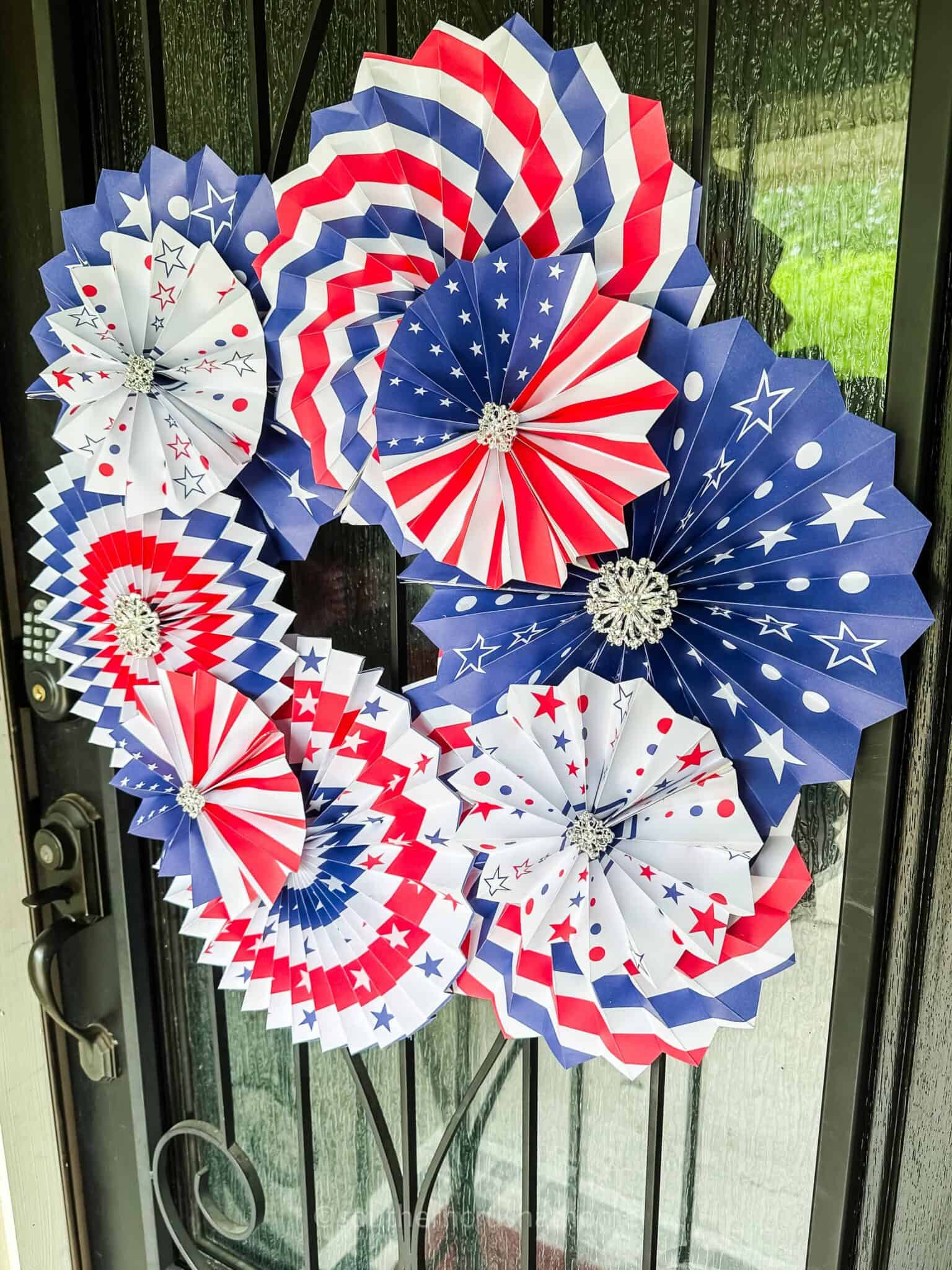 How to Make a Stunning Red, White, and Blue Paper Fan Wreath - Southern ...