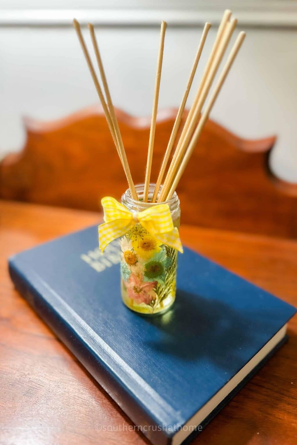 Easy DIY Reed Diffuser Tutorial: Make Your Home Smell Amazing ...