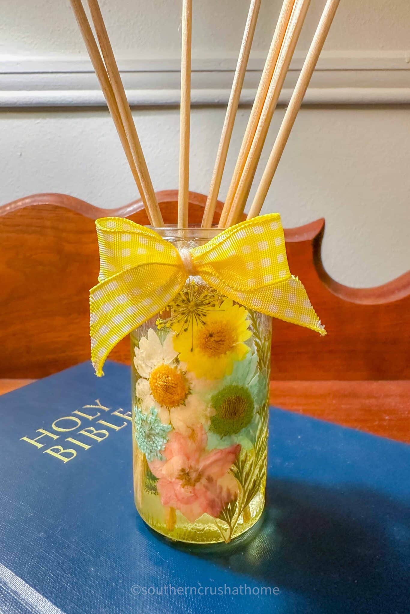 Easy DIY Reed Diffuser Tutorial: Make Your Home Smell Amazing ...