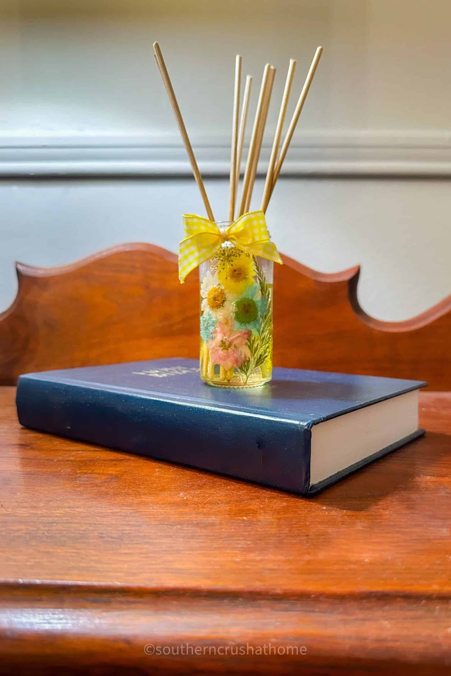 Easy DIY Reed Diffuser Tutorial: Make Your Home Smell Amazing ...