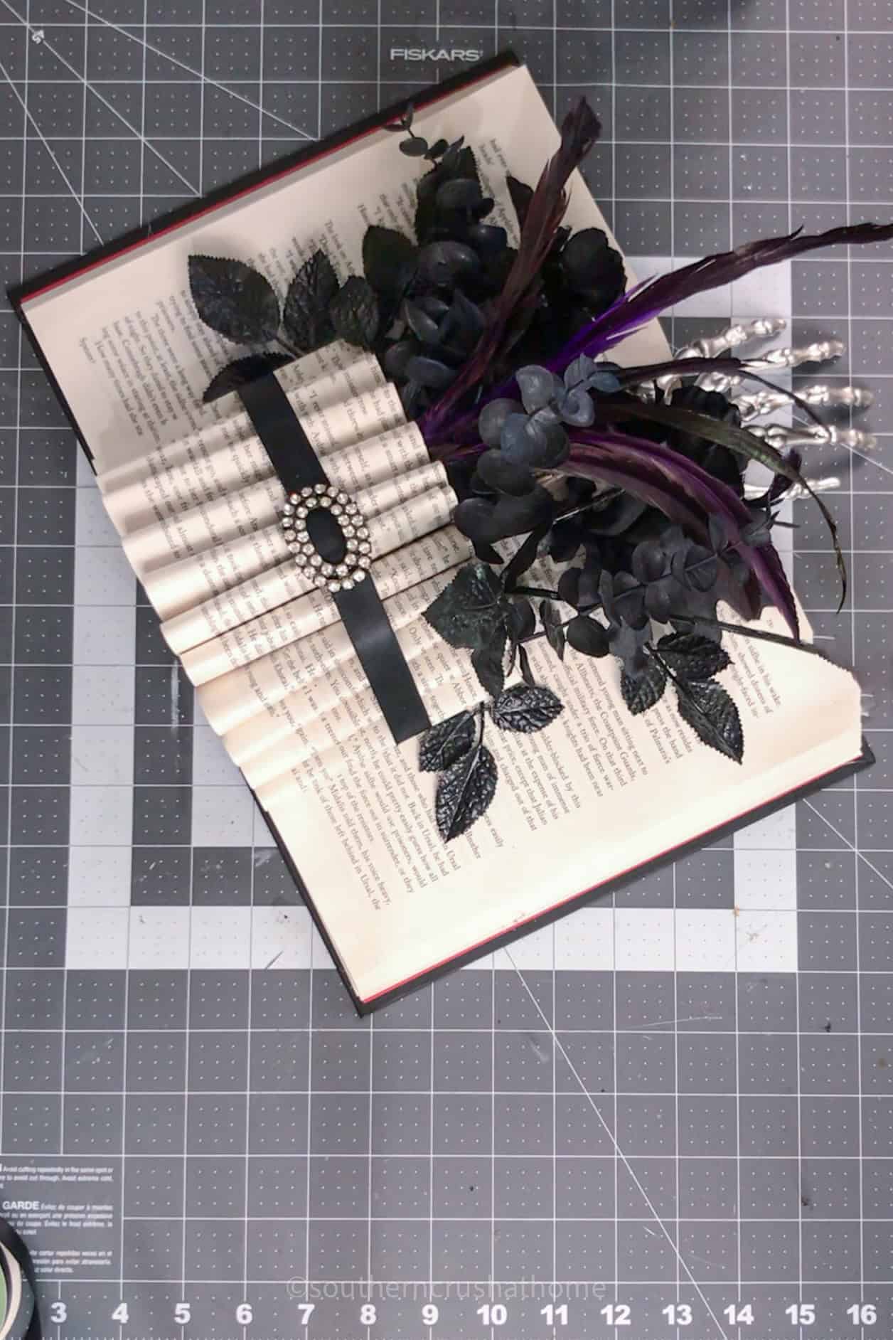 Easy Book Art: How to Make a Folded Book Page Flower Vase - Southern ...