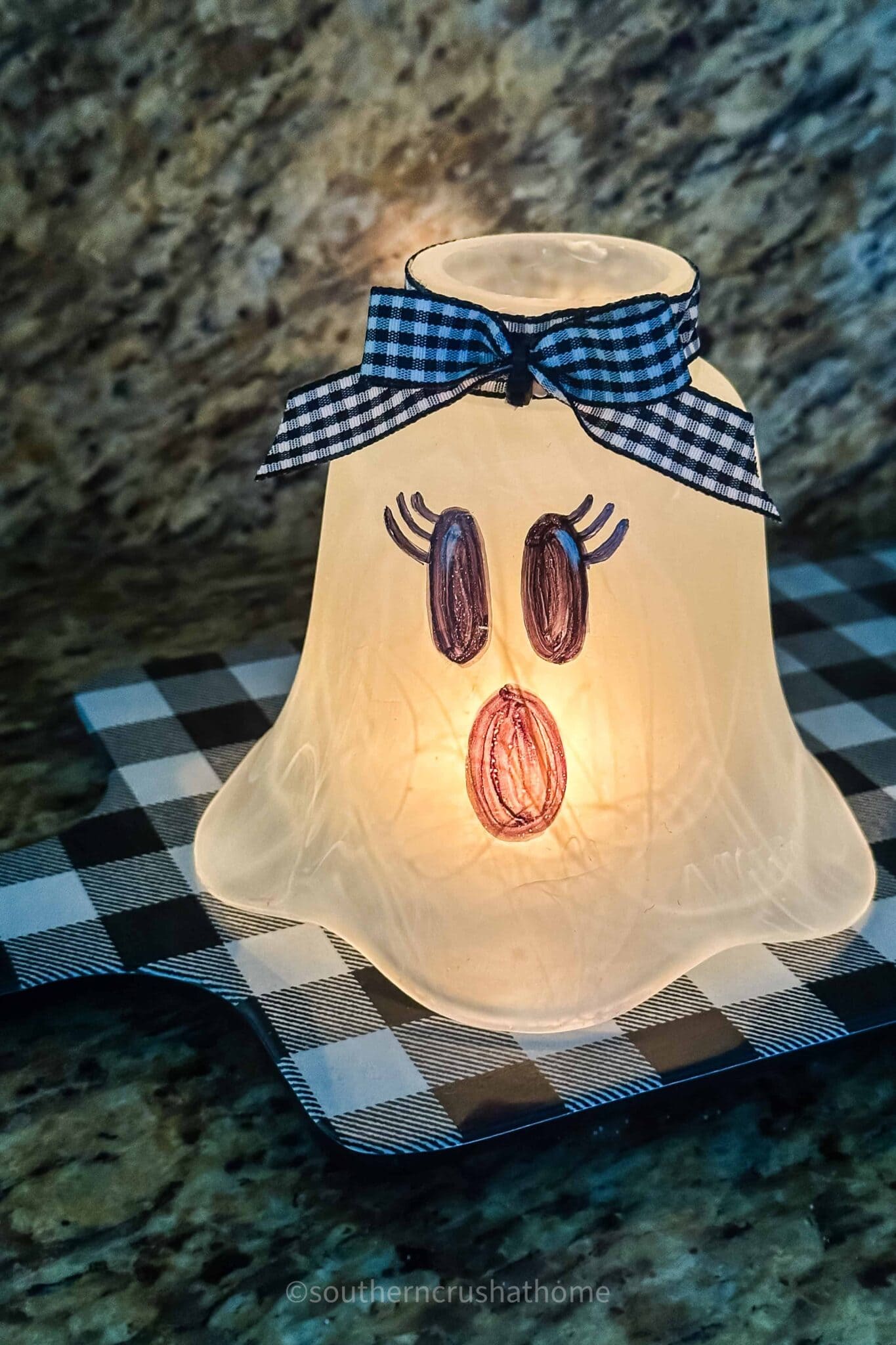 Easy Halloween Ghost Lights Using Pendant Light Shades + 21 Ideas ...