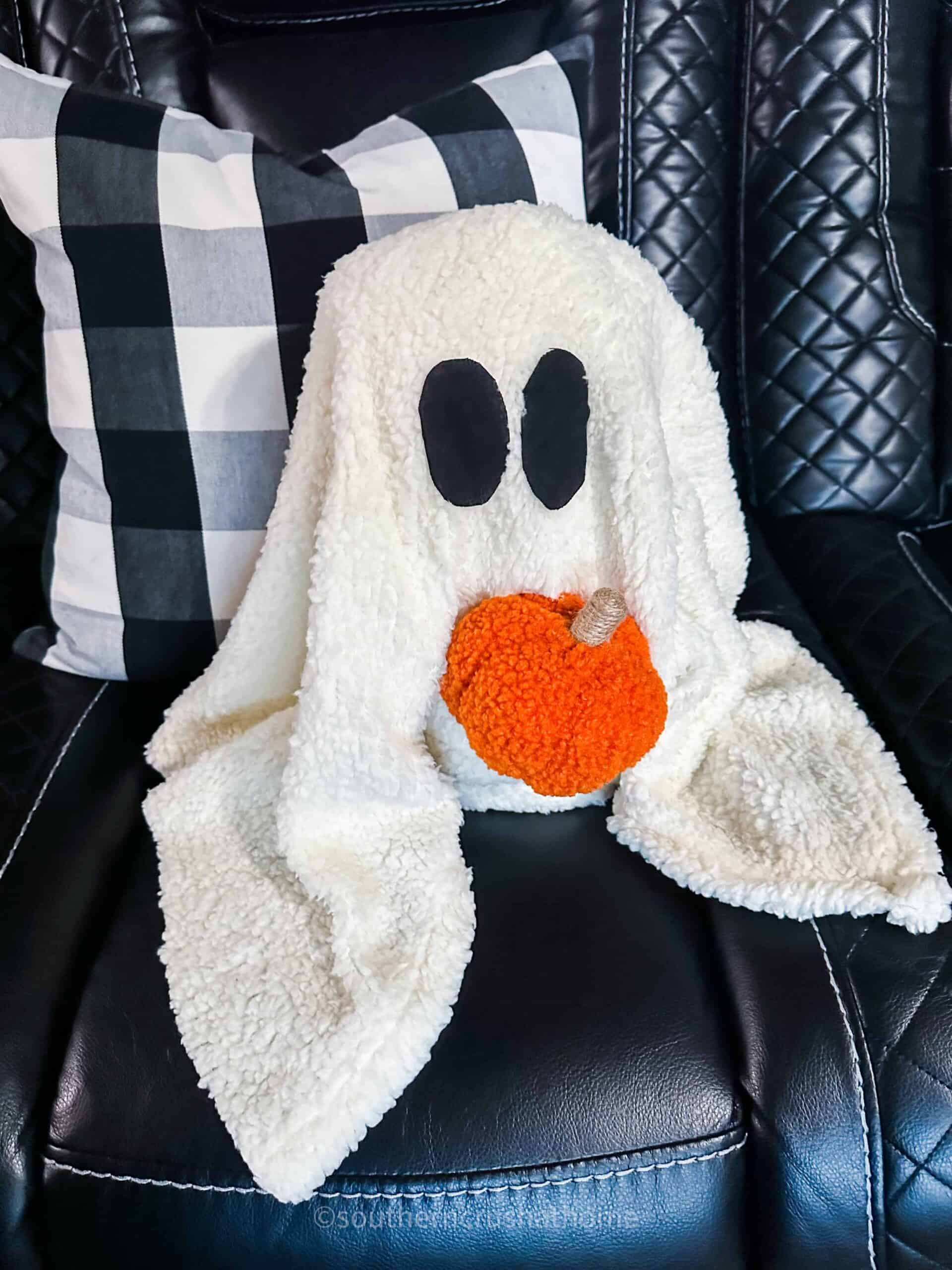 DIY Pottery Barn Gus the Ghost Pillow: A No-Sew Halloween Craft You’ll ...