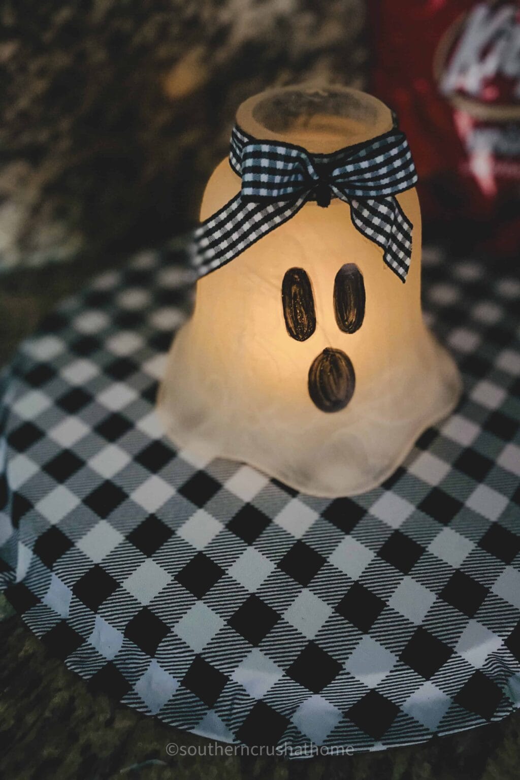 Easy Halloween Ghost Lights Using Pendant Light Shades + 21 Ideas ...