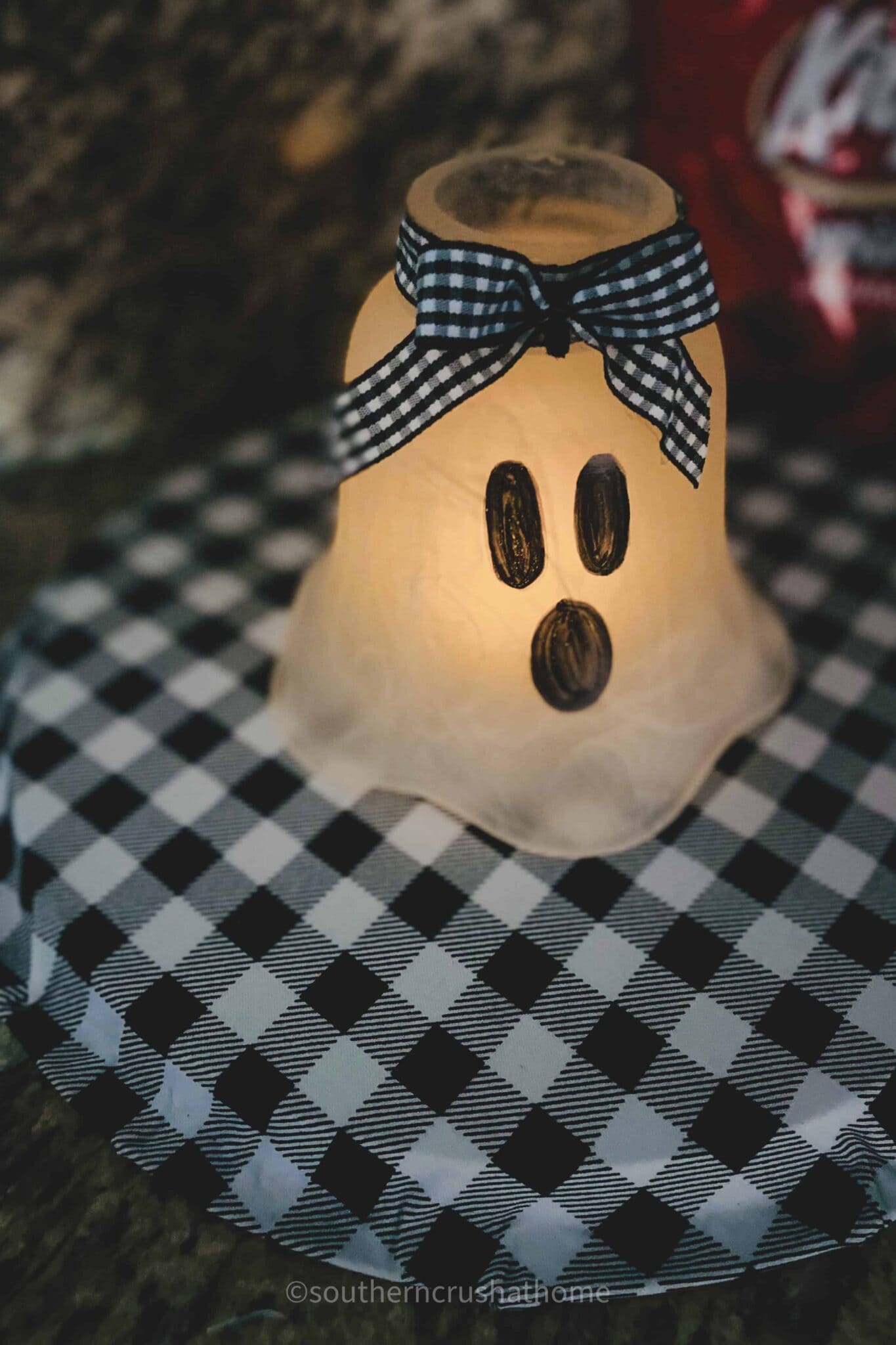 Easy Halloween Ghost Lights Using Pendant Light Shades + 21 Ideas ...