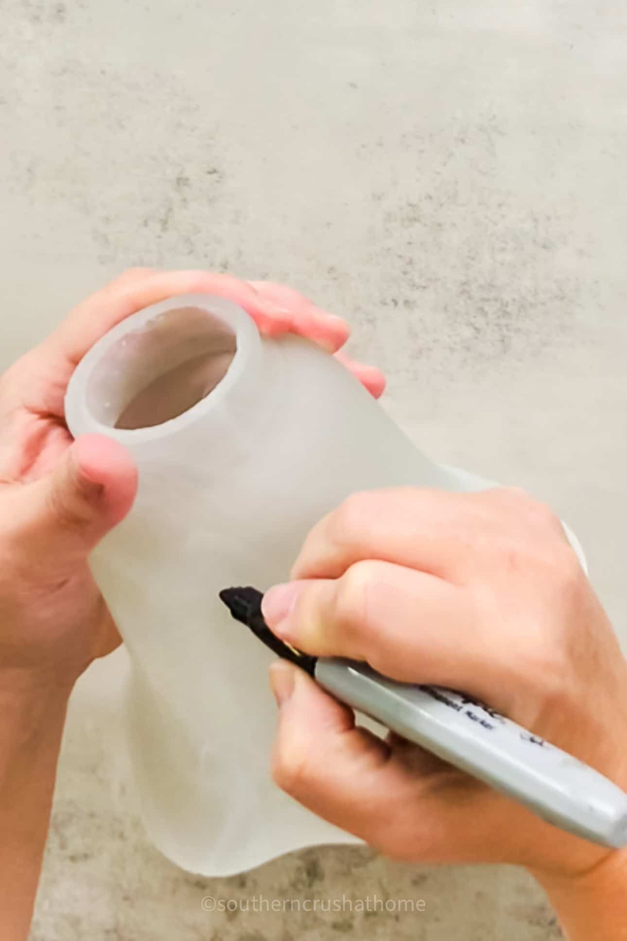 Easy Halloween Ghost Lights Using Pendant Light Shades + 21 Ideas ...