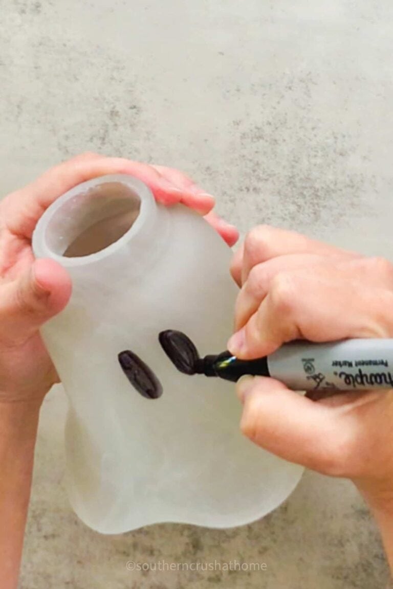 Easy Halloween Ghost Lights Using Pendant Light Shades + 21 Ideas ...