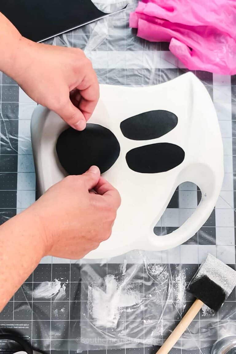 Easy Downy Bottle Ghost Face Halloween Craft - Southern Crush at Home