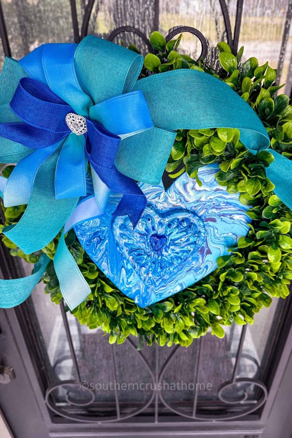 Easy Heart Wreath with Acrylic Pour Painting - Southern Crush at Home